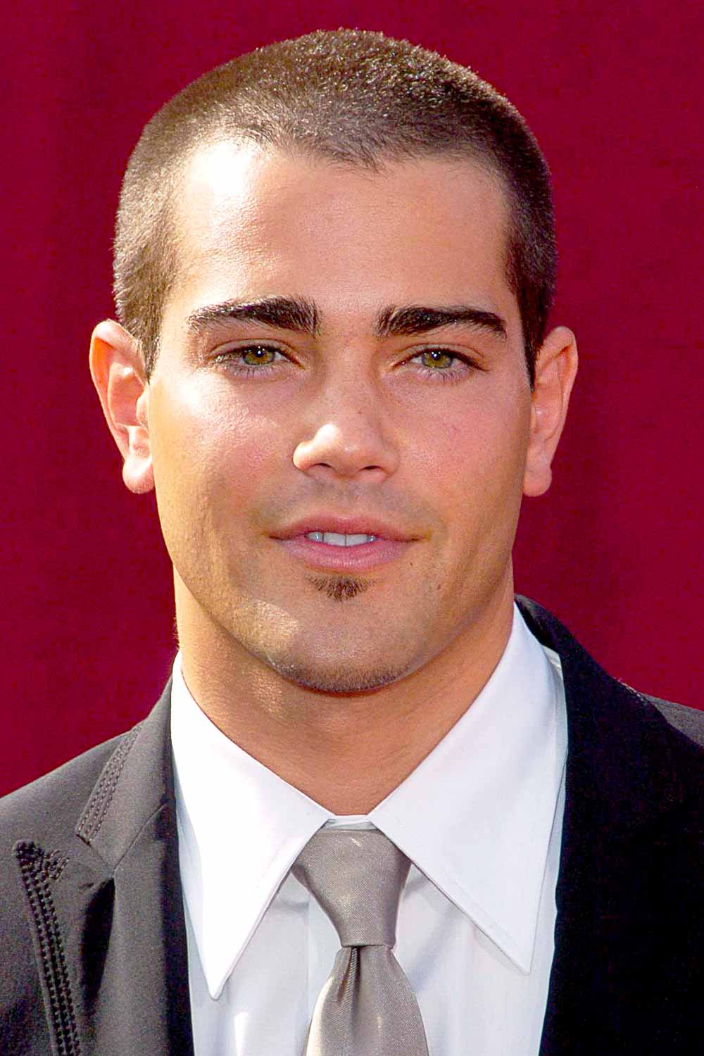 A Complete Guide To A Beard Without Mustache | MensHaircuts.com