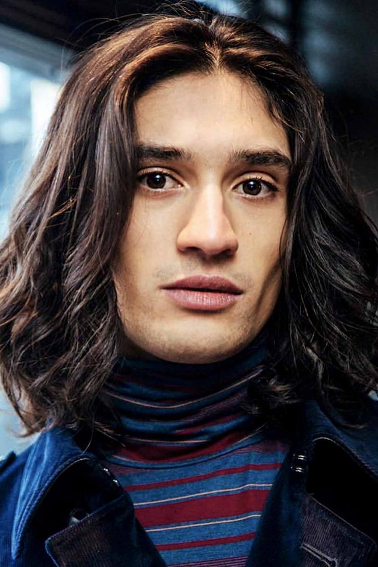 25 Middle Part Hairstyles For Men To Rock