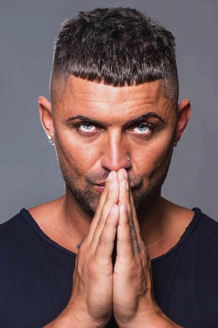 28 Round Face Haircuts For Men: Ideas Trending In 2024