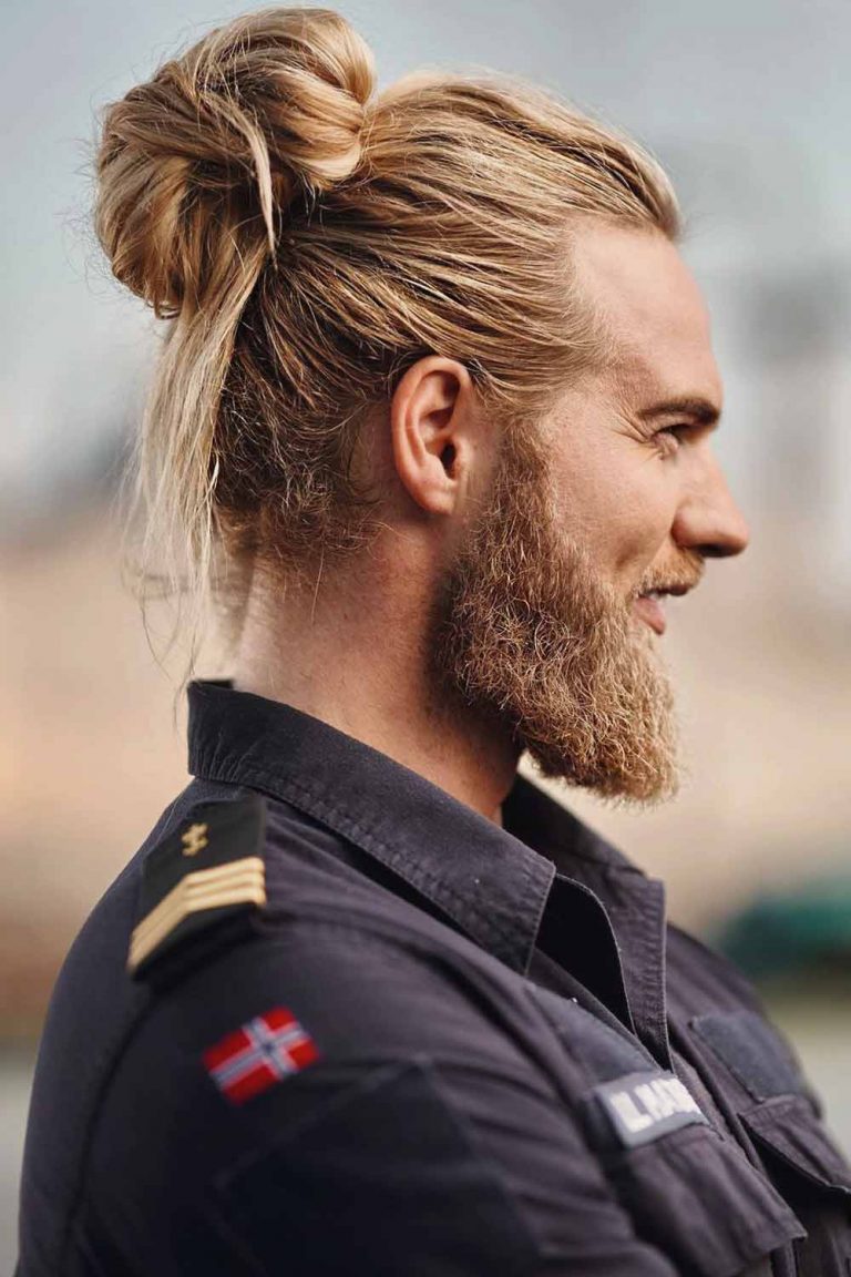 28 Round Face Haircuts For Men: Ideas Trending In 2024