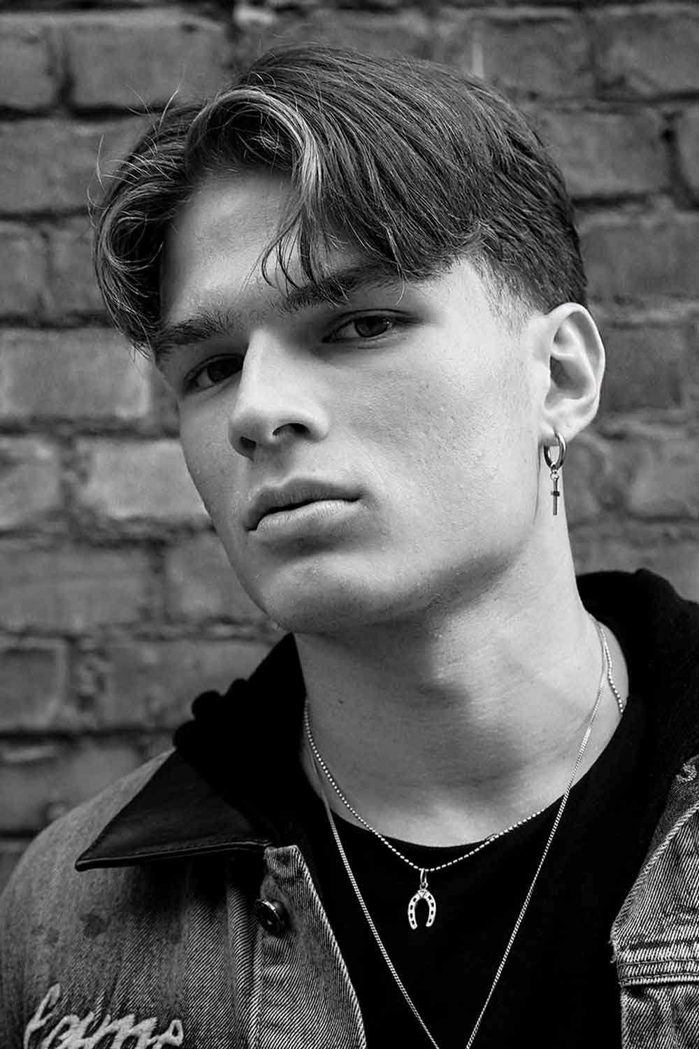 30 Big Forehead Hairstyles For Men That Always Work