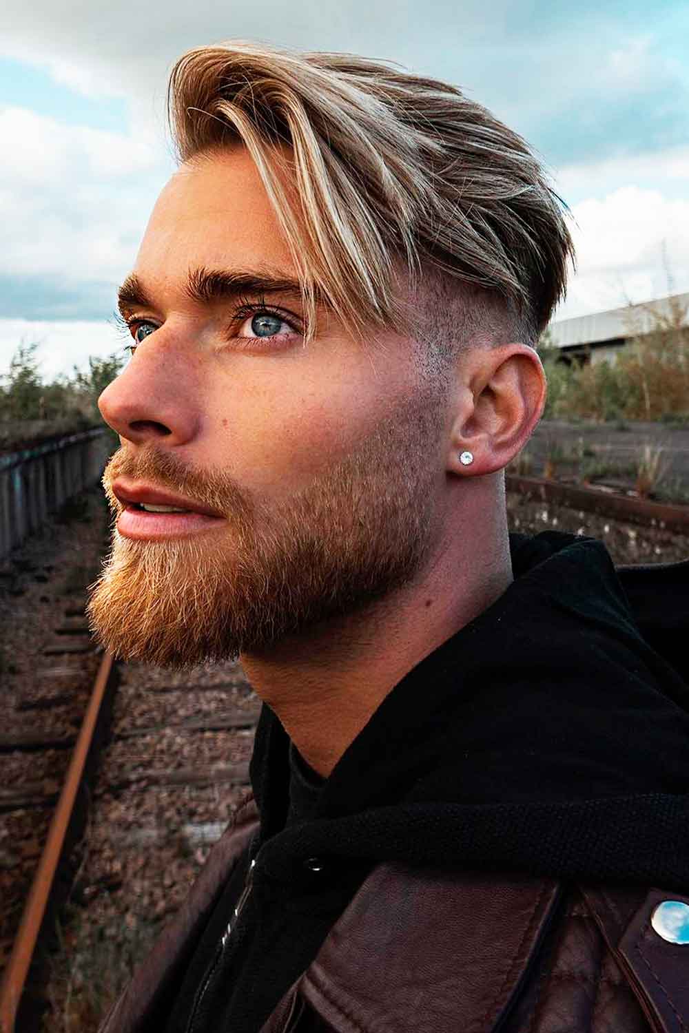 30 Big Forehead Hairstyles For Men That Always Work