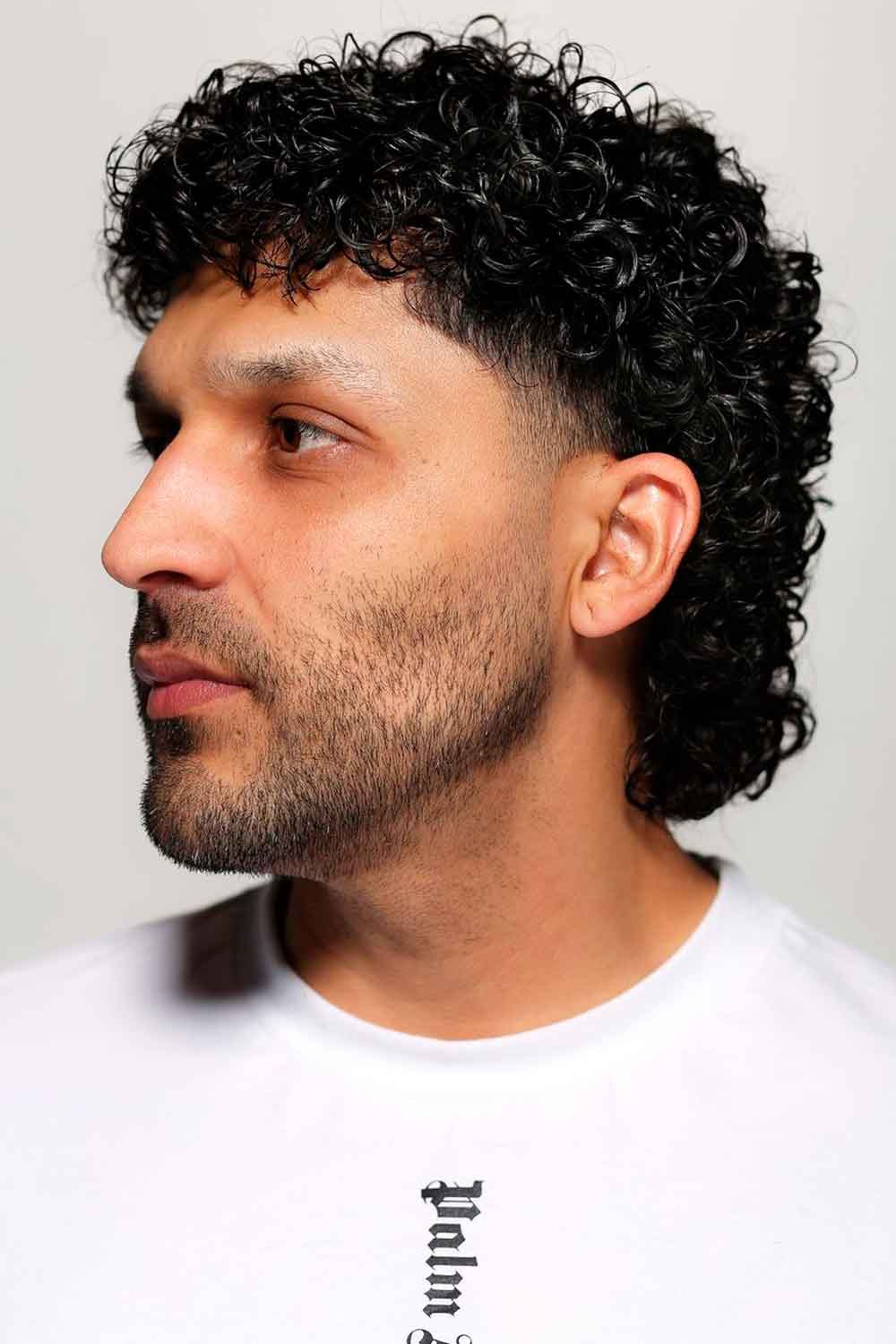 How To Get Curly Hair Men: Tips For Styling and Best Products
