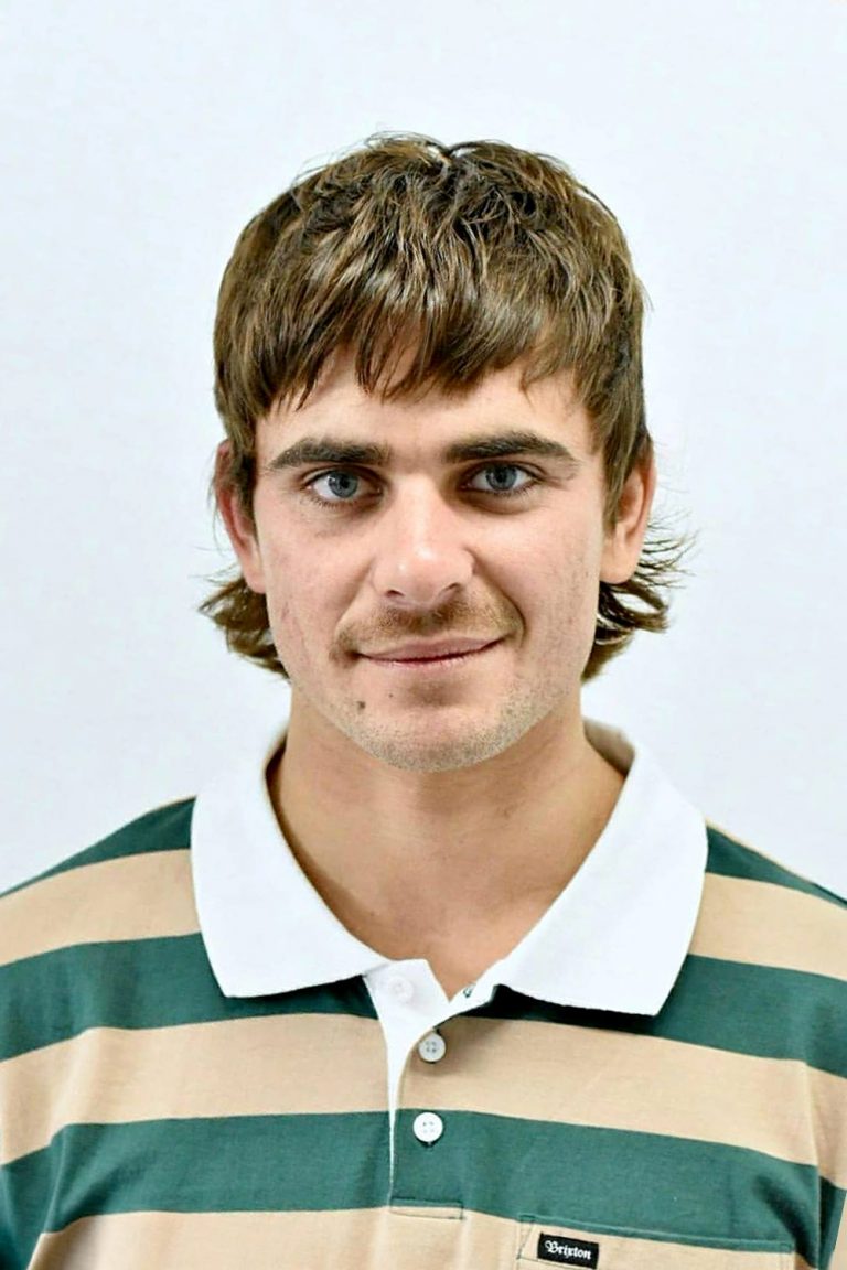 30 Layered Haircuts For Men With FAQs And Examples